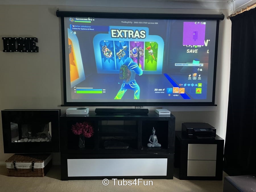 Indoor Cinema with Screen, Projector, Speaker and Fairy Lights - Hot ...