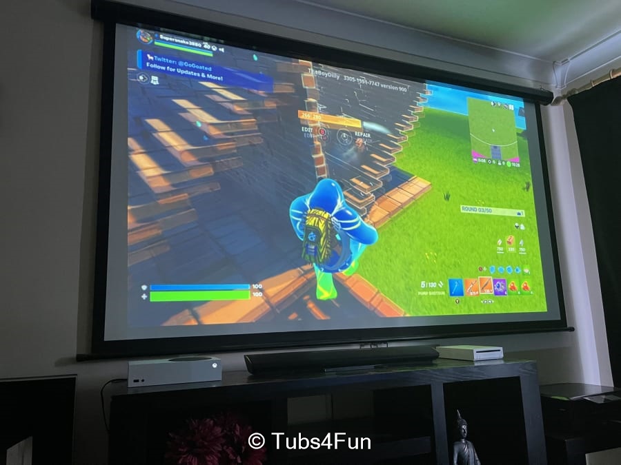 Indoor Cinema with Screen, Projector, Speaker and Fairy Lights - Hot ...